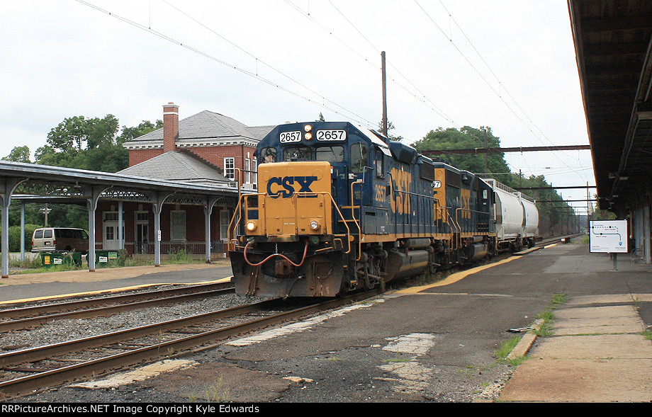 CSX GP38-2 #2657 on C770-01